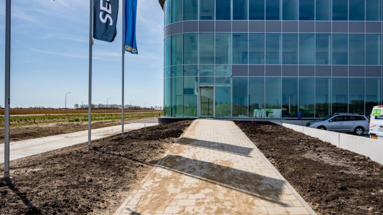 Plants, Bulbs & Flowers – IAA Fresh